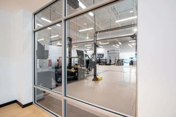 Workshop Viewing Window | Mercedes-Benz Van Center - Baker